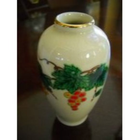 Homco | Accents | 3 Homco Miniature Porcelain Vases Hydrangea Grape ...